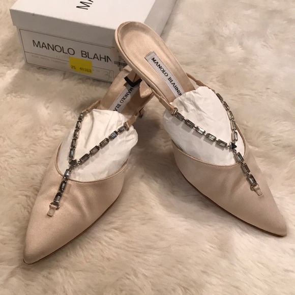 Manolo Blahnik | Shoes | Manolo Blahnik Satin Mules | Poshmark